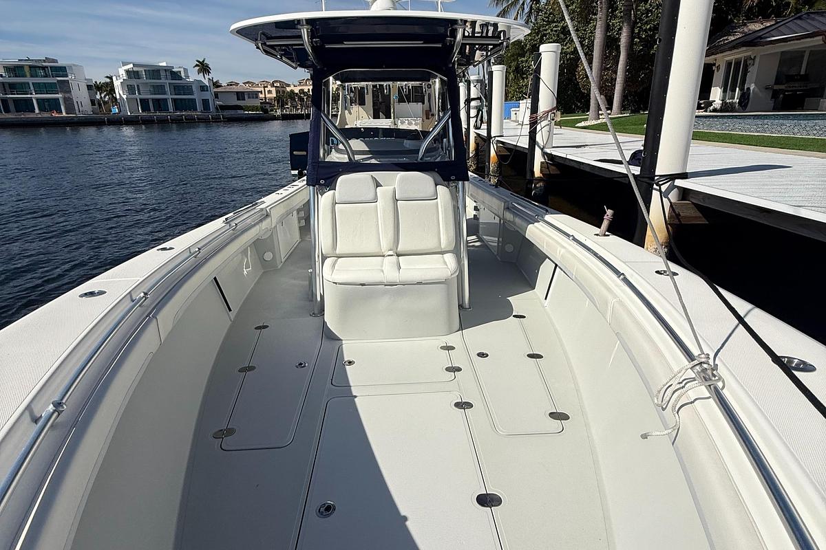 2018 Bluewater Center Console for Sale in FL | Global Yacht Exchange