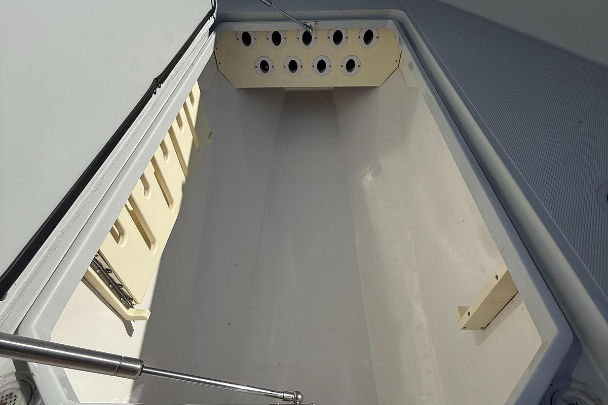 2018 Bluewater Center Console for Sale in FL | Global Yacht Exchange