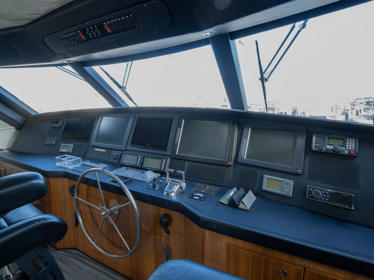 2005 VIKING 74 ENCLOSED BRIDGE for Sale in FL | Global Yacht Exchange