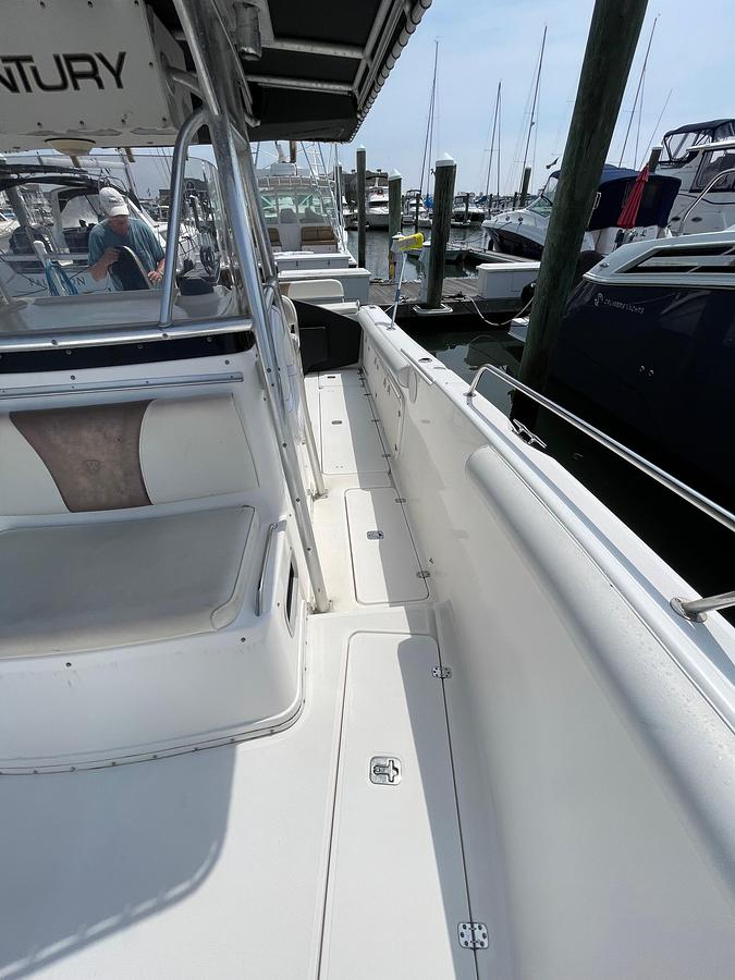 2004 Century 3200 Center Console for Sale in NJ | Global Yacht Exchange