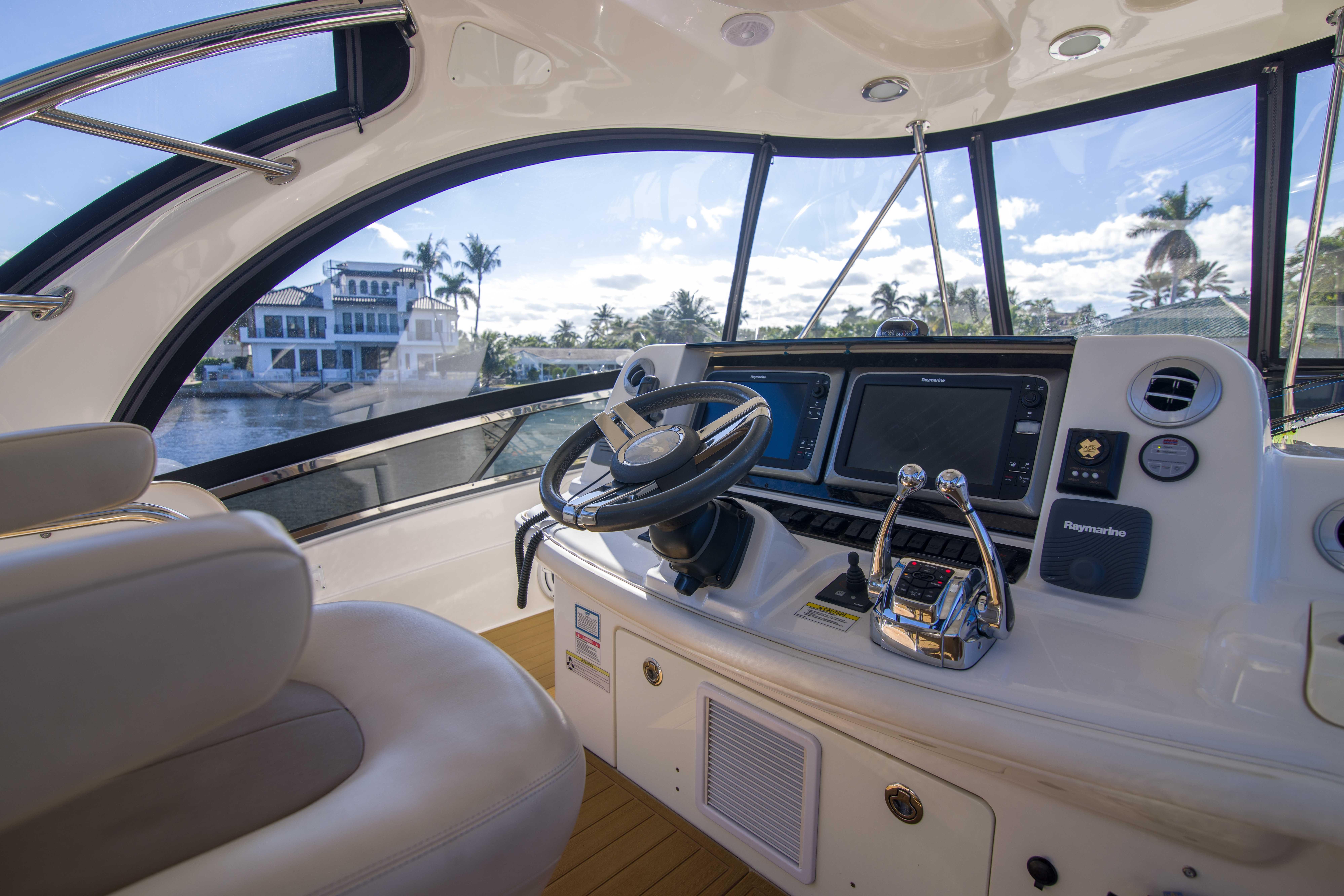 2013 SEA RAY 520 SEDAN BRIDGE for Sale in FL | Global Yacht Exchange