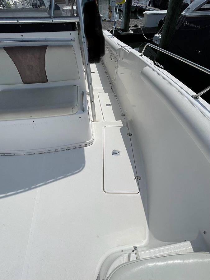 2004 Century 3200 Center Console for Sale in NJ | Global Yacht Exchange