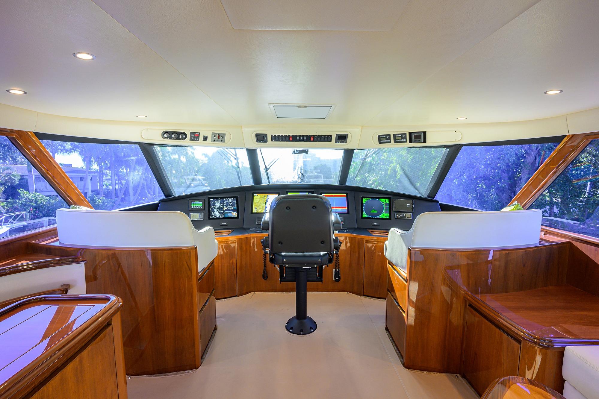 2014 VIKING 76 ENCLOSED BRIDGE CONVERTIBLE for Sale in FL | Global ...