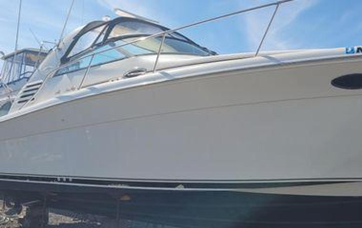 1997 Sea Ray 330 Express Cruiser for Sale in NJ | Global Yacht Exchange