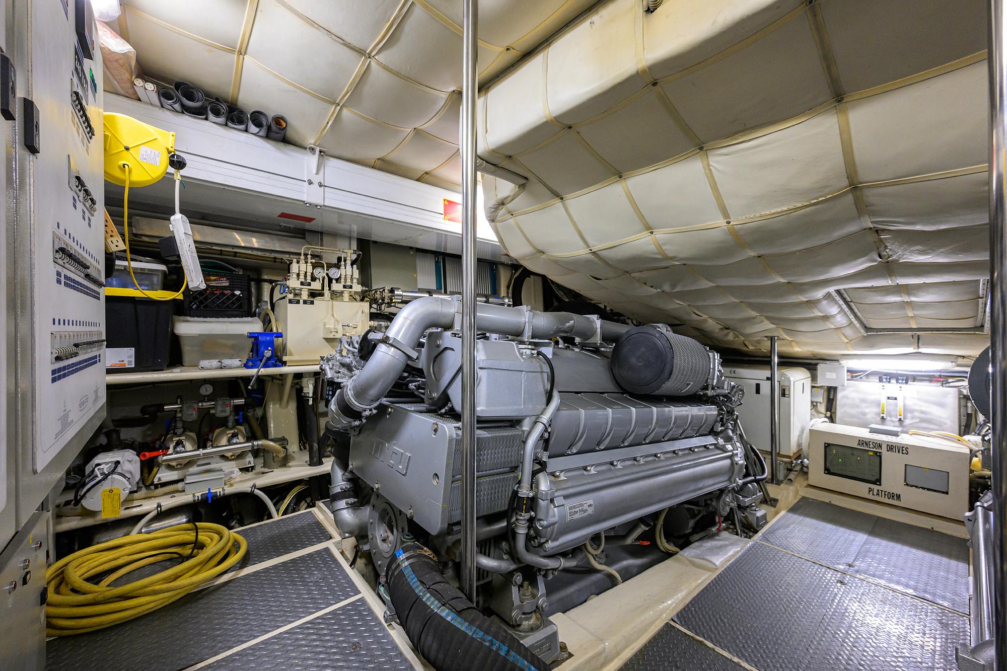 2009 PERSHING 90 EXPRESS for Sale in FL | Global Yacht Exchange